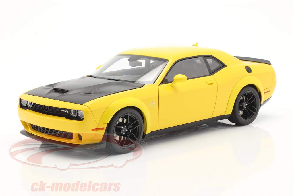 AUTOart 1:18 Dodge Challenger SRT Hellcat Widebody year 2018 yellow ...