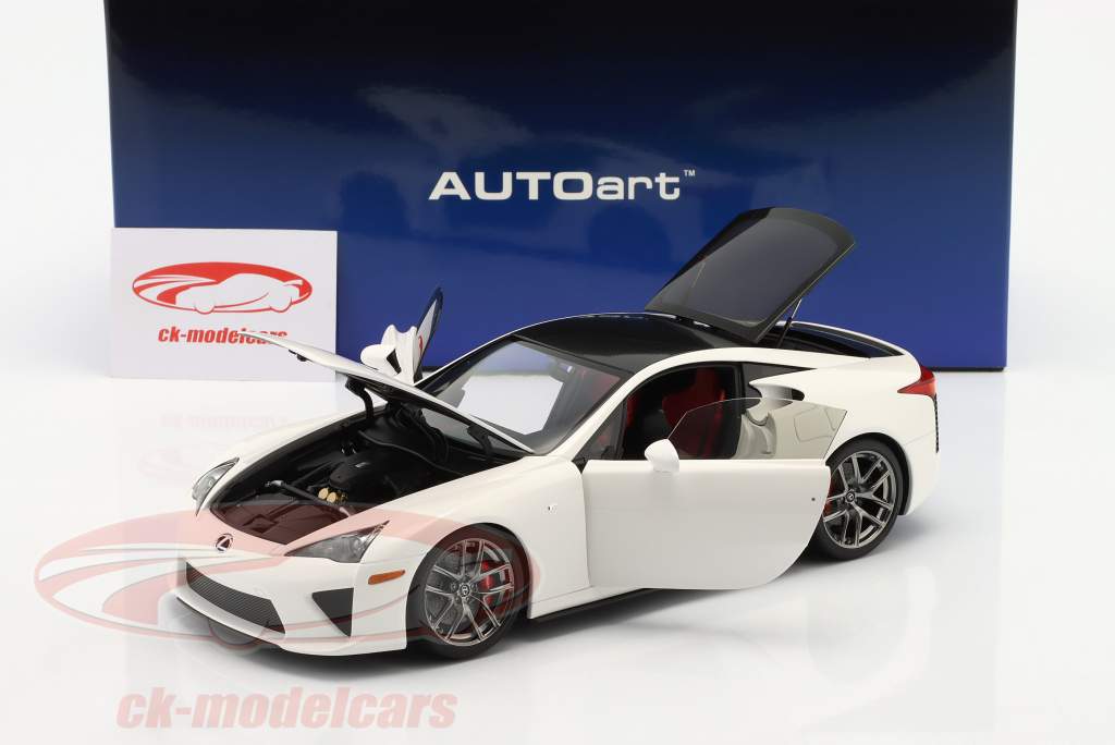 AUTOart 1:18 Lexus LFA year 2010 white / carbon 78851 model car 78851 674110788518