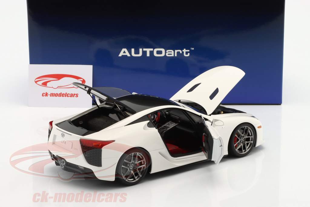 AUTOart 1:18 Lexus LFA year 2010 white / carbon 78851 model car 78851 674110788518
