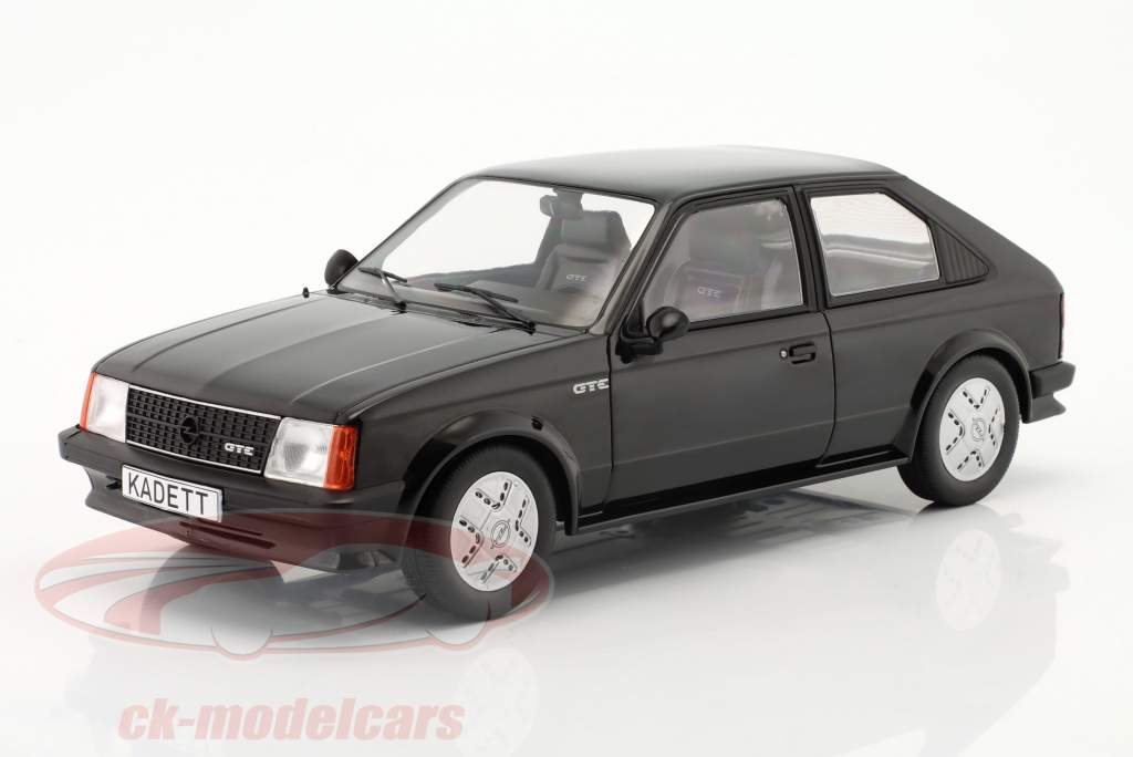 Modelcar Group 1:18 Opel Kadett D GTE sort MCG18270 model bil MCG18270 ...