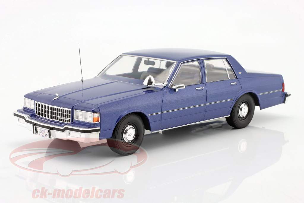 Modelcar Group 1:18 Chevrolet Caprice FBI politi mørkeblå metallisk ...
