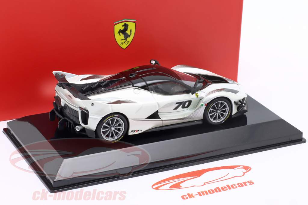 Bburago 1:43 Ferrari FXX-K Evo #70 建設年 2017 パール・ホワイト 18-36311 モデル 車 18 ...