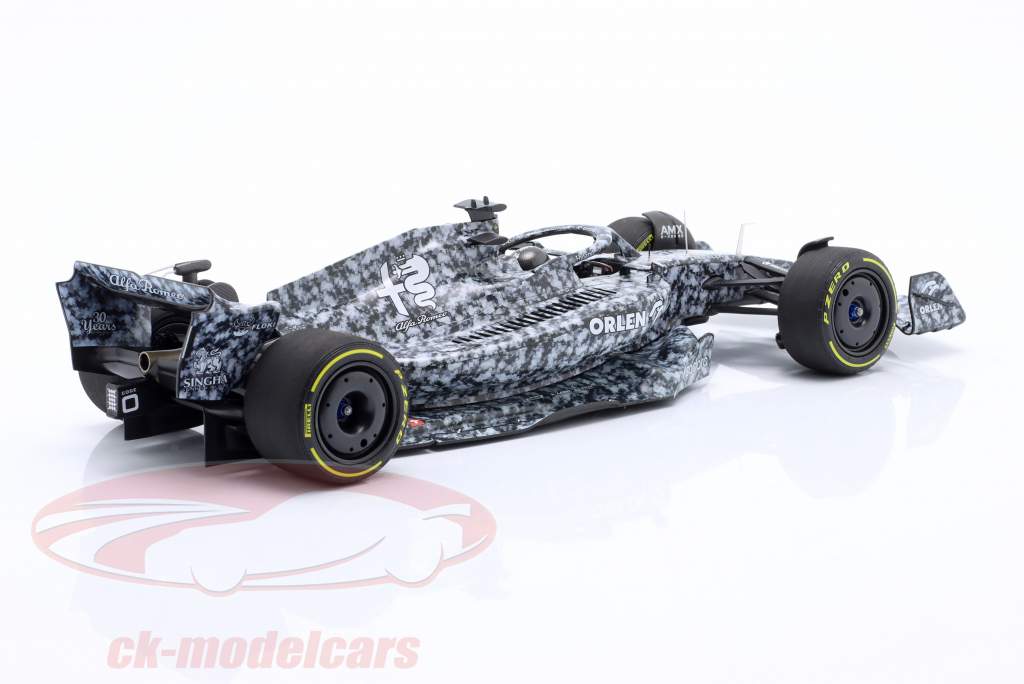 Minichamps 1:18 Zhou Guanyu Alfa Romeo C42 Formula 1 Test Barcelona ...