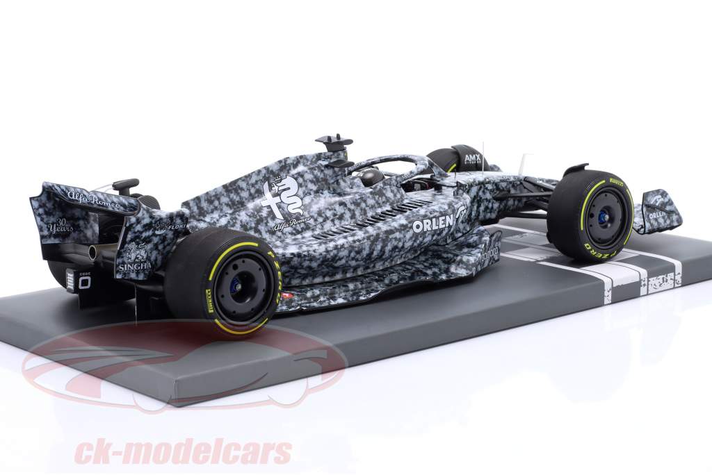 Minichamps 1:18 Zhou Guanyu Alfa Romeo C42 Formula 1 Test Barcelona ...