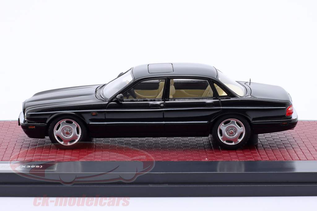 Matrix 1:43 Jaguar XJR X300 Année de construction 1994-1997 noir ...