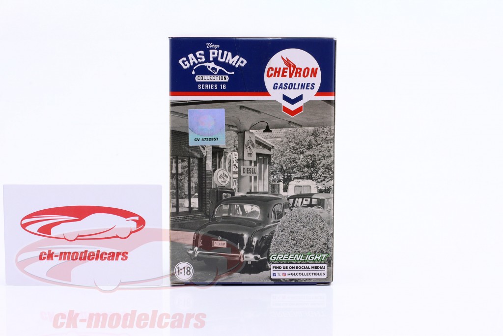 Greenlight 1:18 Wayne 100-A gas pump Chevron 1948 white / red / blue ...