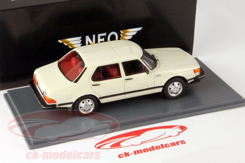 Neo 1:43 Saab 900 GLI weiß 4-Türer 43651 Modellauto 43651 874250436519