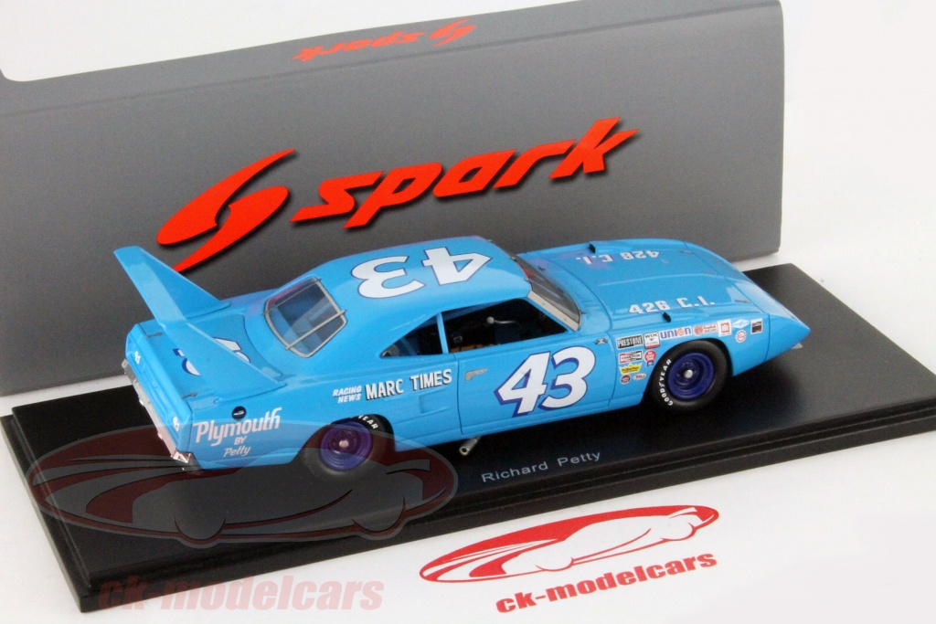 Spark 1:43 Richard Petty Plymouth Superbird #43 Winner Riverside 400 ...
