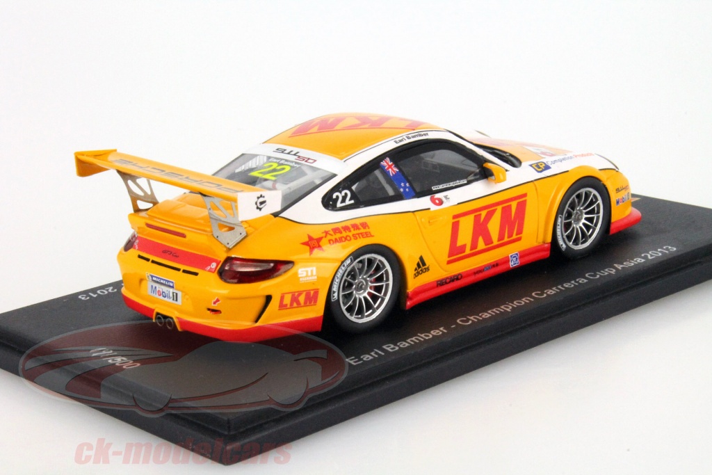 Spark 1:43 E. Bamber Porsche 911 (997) GT3 Cup #22 Winner Carrera Cup Macau 2013 SA041 modèle ...