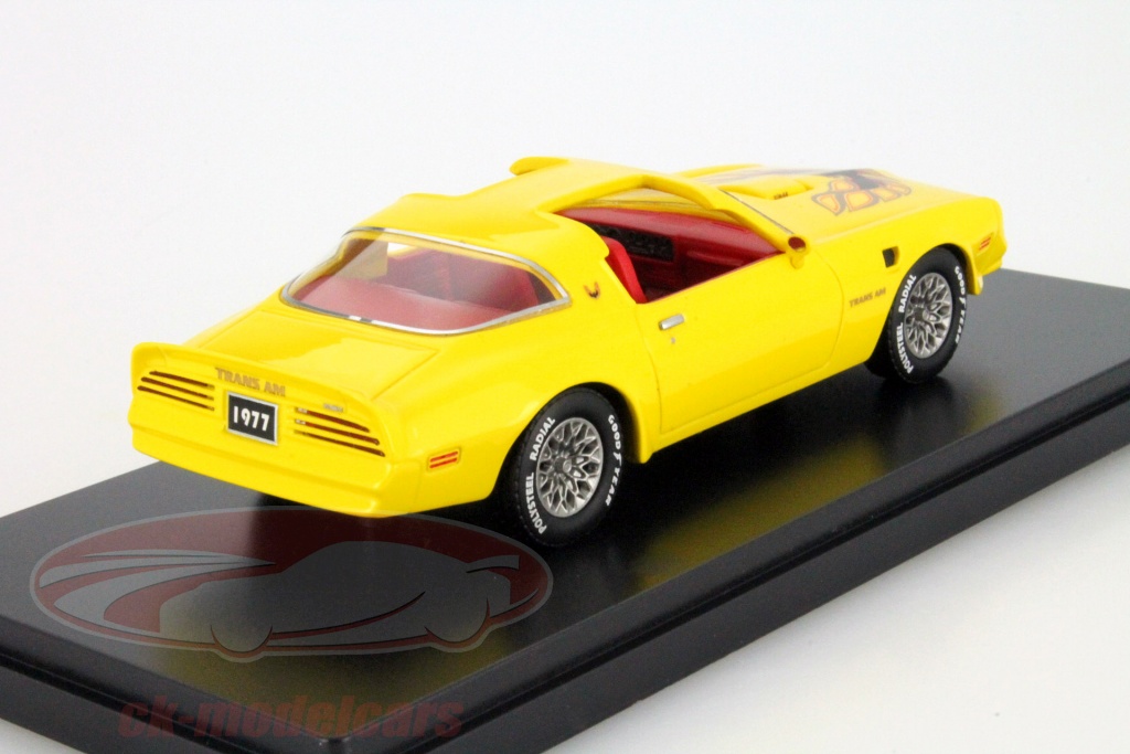 AutoWorld 1:43 Pontiac Trans-Am Year 1977 yellow 114/06 model car 114/ ...