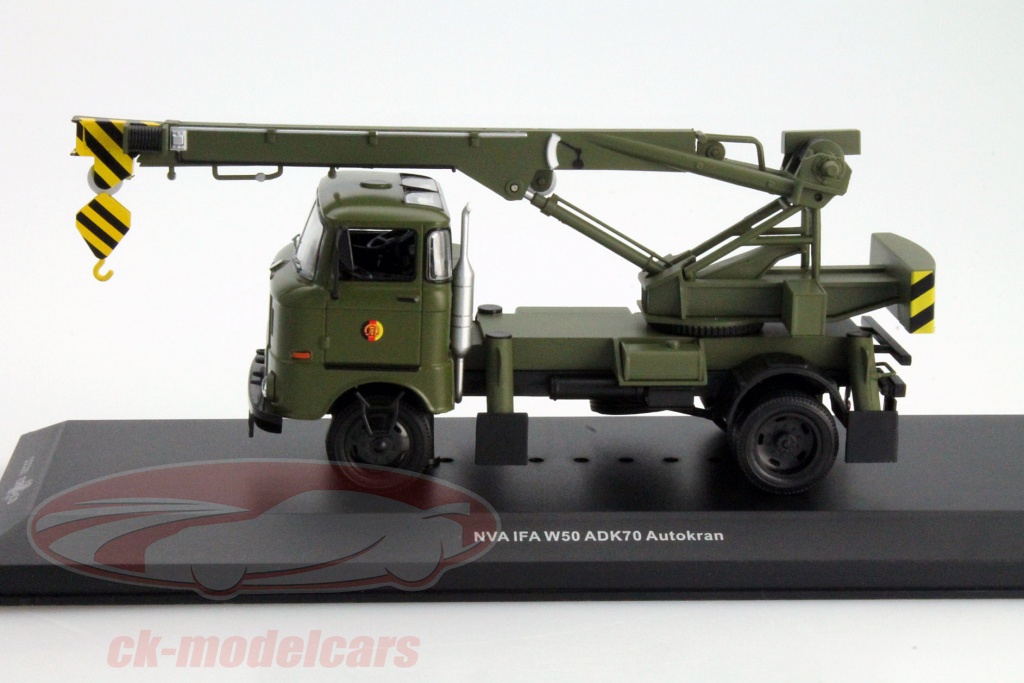 Ixo 1:43 NVA IFA W50 ADK 70 Camión-grúa verde IST ISTCCC093 modelo coche ISTCCC093 9580015502764