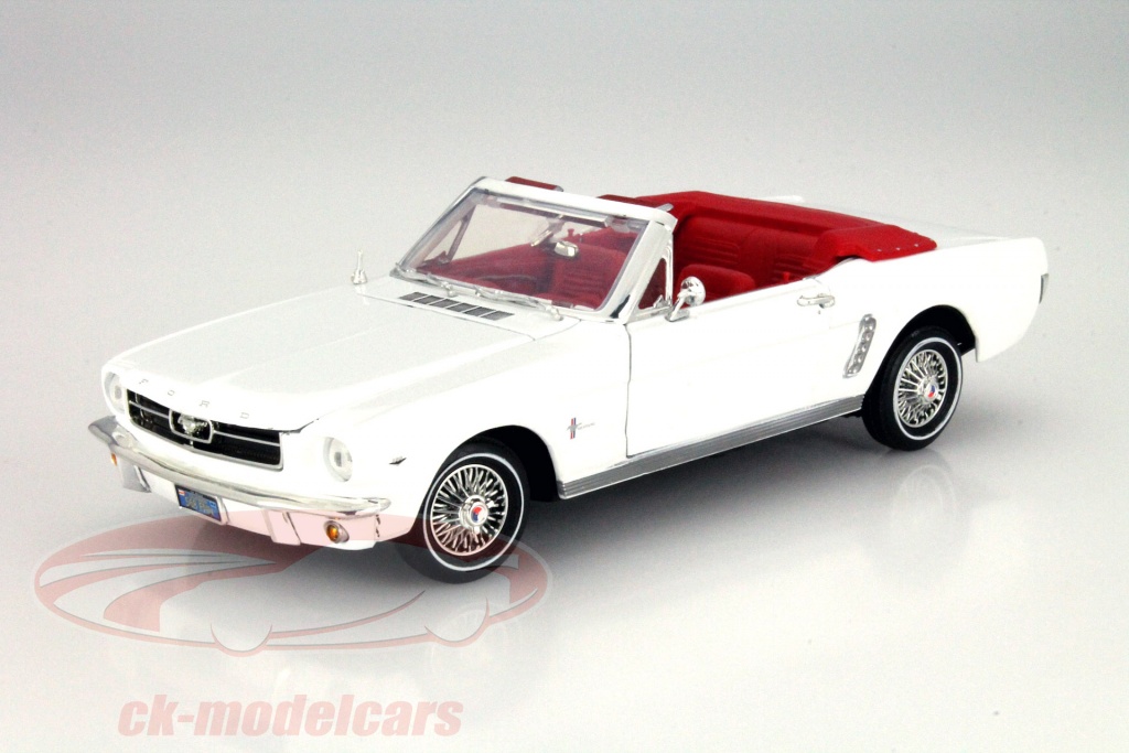 MotorMax 1:18 Ford Mustang コンバーチブル 建設した年 1964 白 / 赤 73145 モデル 車 73145 ...