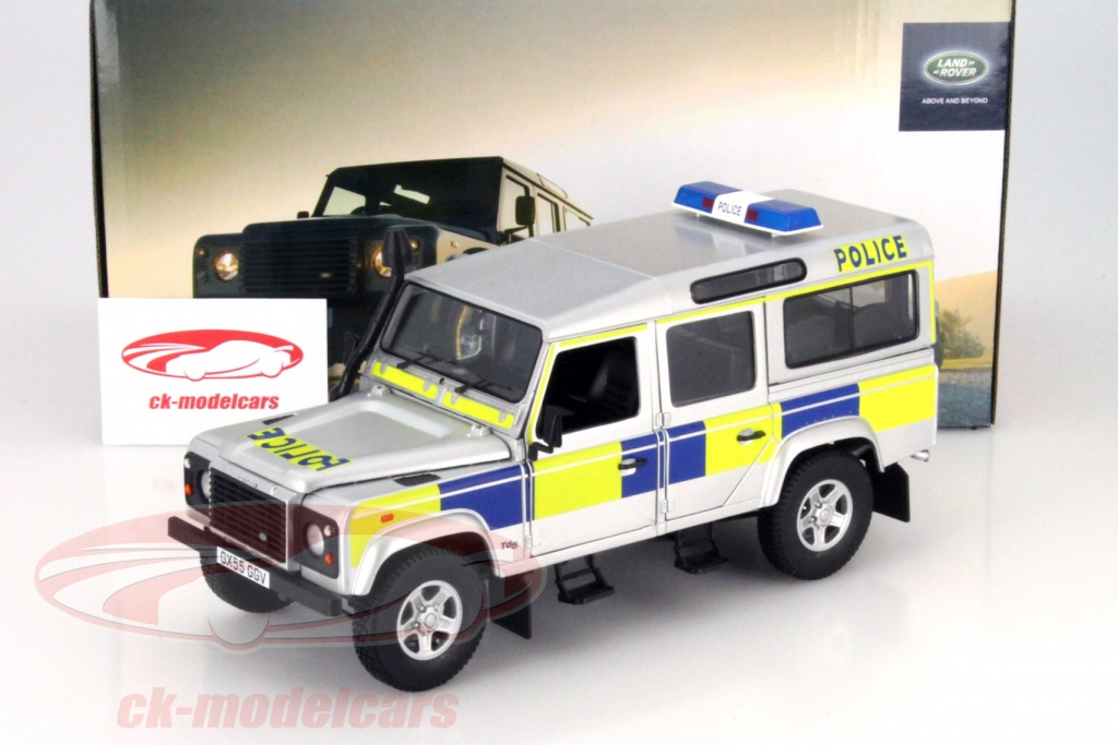 Universal Hobbies 1:18 Land Rover Defender 110 Td5 Station Wagon UK ...