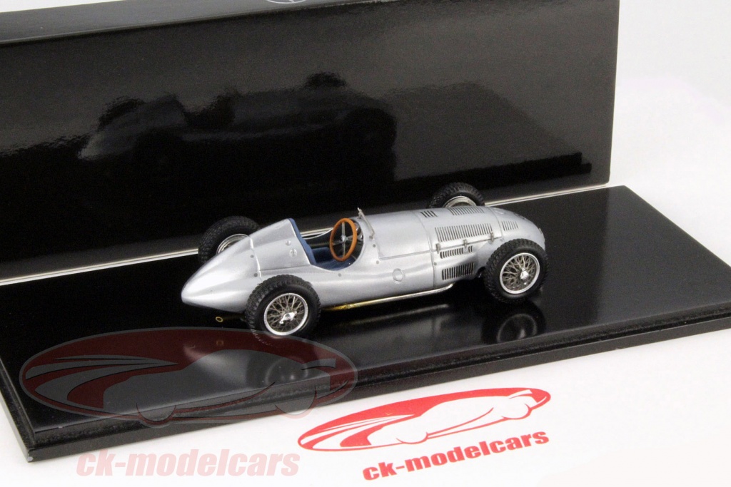 Spark 1:43 Mercedes-Benz W 165 Year 1939 silver B66040440 model car ...