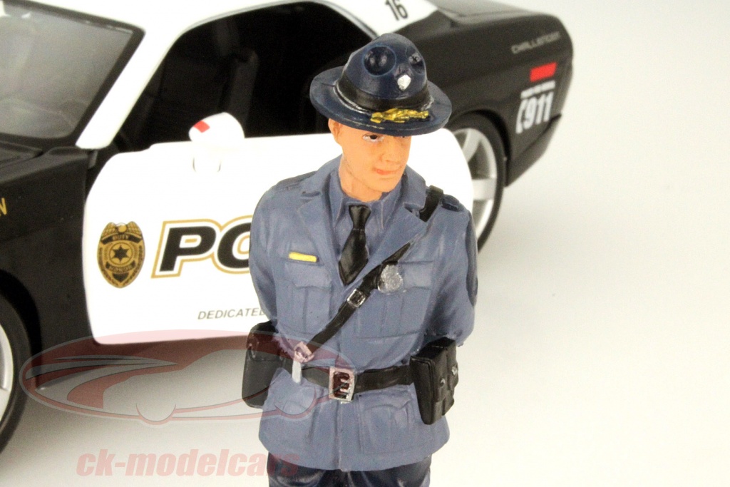 American Diorama 1:18 State Trooper Craig Figure AD-16107 model car AD ...