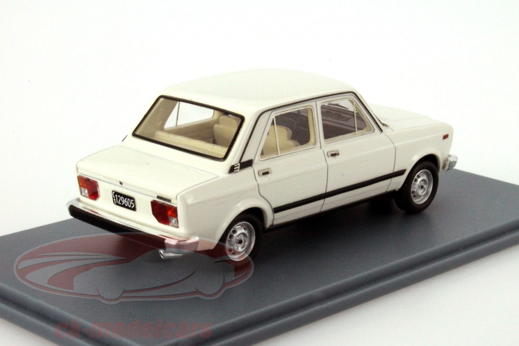 Neo 1:43 Fiat 128 CL Maradona Baujahr 1982 weiß NEO45119 Modellauto ...