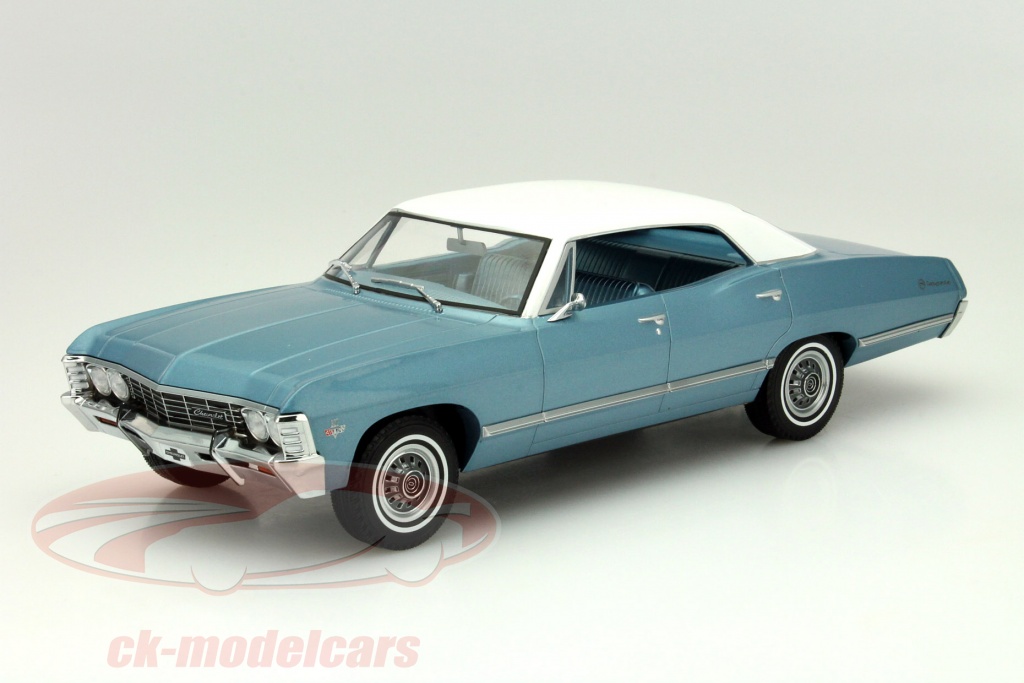 Greenlight 1:18 Chevrolet Impala Sport Sedan 年 1967 青 / ホワイト 19008 モデル ...