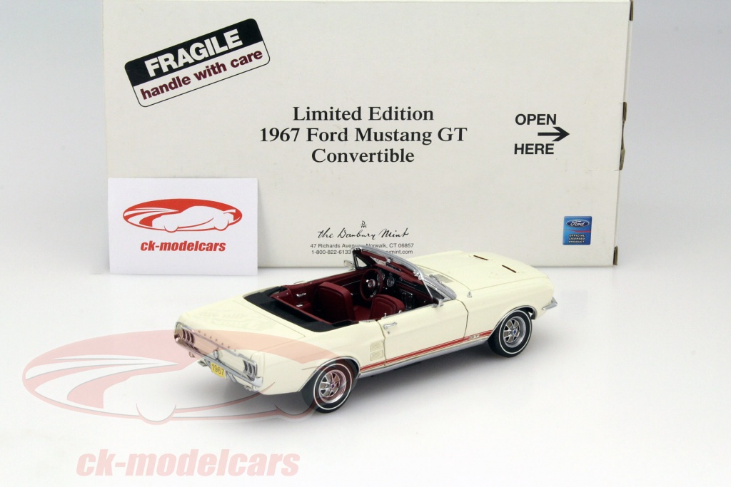 Danbury Mint 1:24 Ford Mustang GT Convertible イヤー 1967 ホワイト DM1610 モデル ...