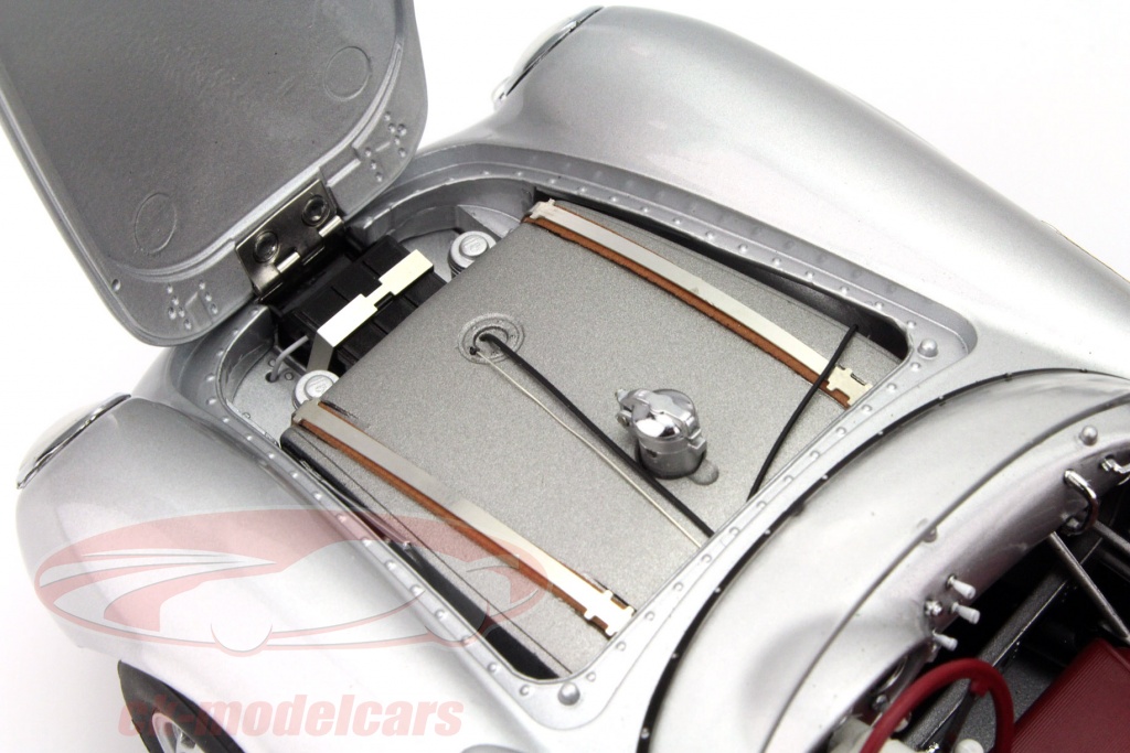 Schuco 1:18 Volkswagen VW T1 Porsche Rennstall Bunker With Porsche 550 ...