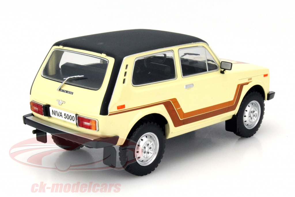 Modelcar Group 1:18 Lada Niva 5000 beige MCG18004 model car MCG18004