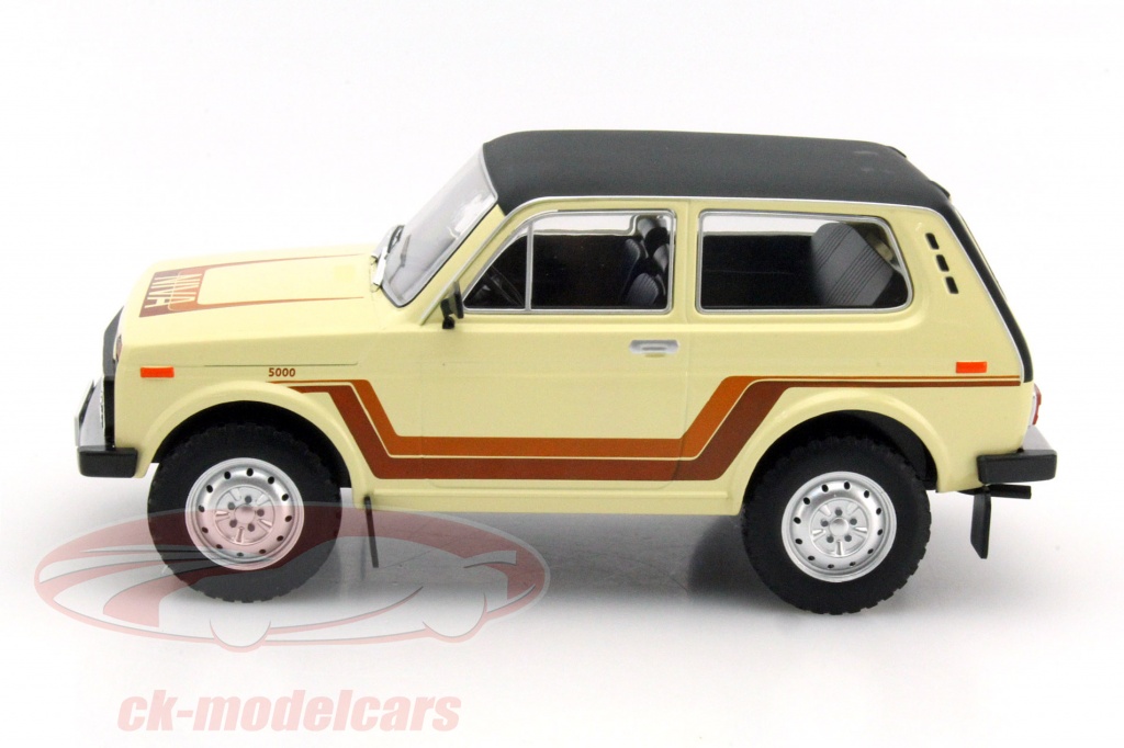Modelcar Group 1:18 Lada Niva 5000 beige MCG18004 model car MCG18004