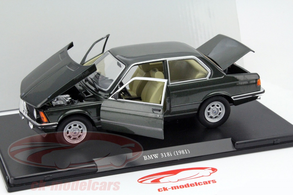 Leo Models 1:24 BMW 318i Year 1981 dark green 124035 model car 124035