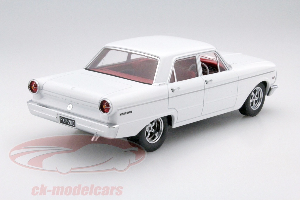 Greenlight 1:18 Ford Falcon XP with mag rims Year 1965 white 18003B ...