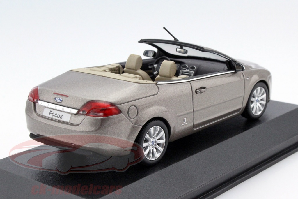 Minichamps 1:43 Ford Focus Coupe Cabriolet light-brown / tan CK999707 ...