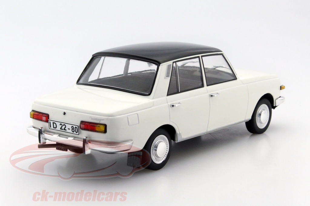 Modelcar Group 1:18 Wartburg 353 white / black MCG18079 model car MCG18079