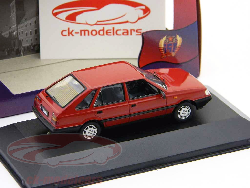 Ixo 1:43 FSO Polonez Caro Bj. 1991 red IST116 model car IST116 9580015501484