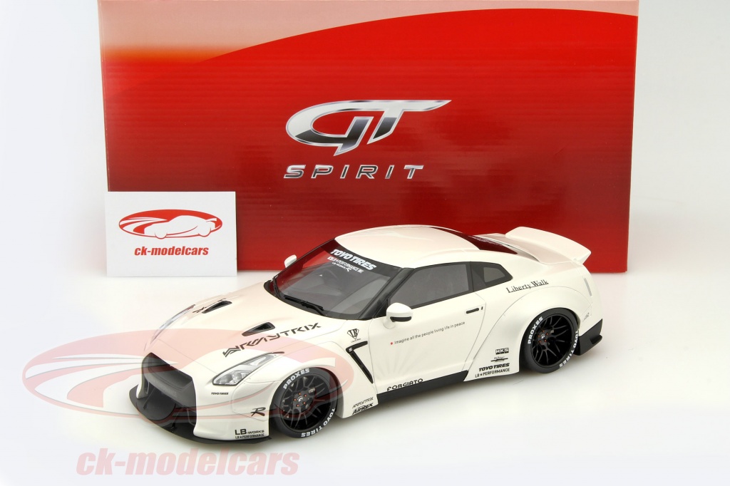 GT-SPIRIT 1:18 Nissan GT-R (R35) LB Performance white GT125 model car ...