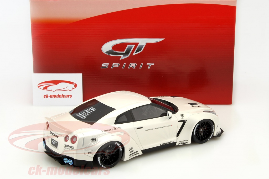 GT-SPIRIT 1:18 Nissan GT-R (R35) LB Performance white GT125 model car ...