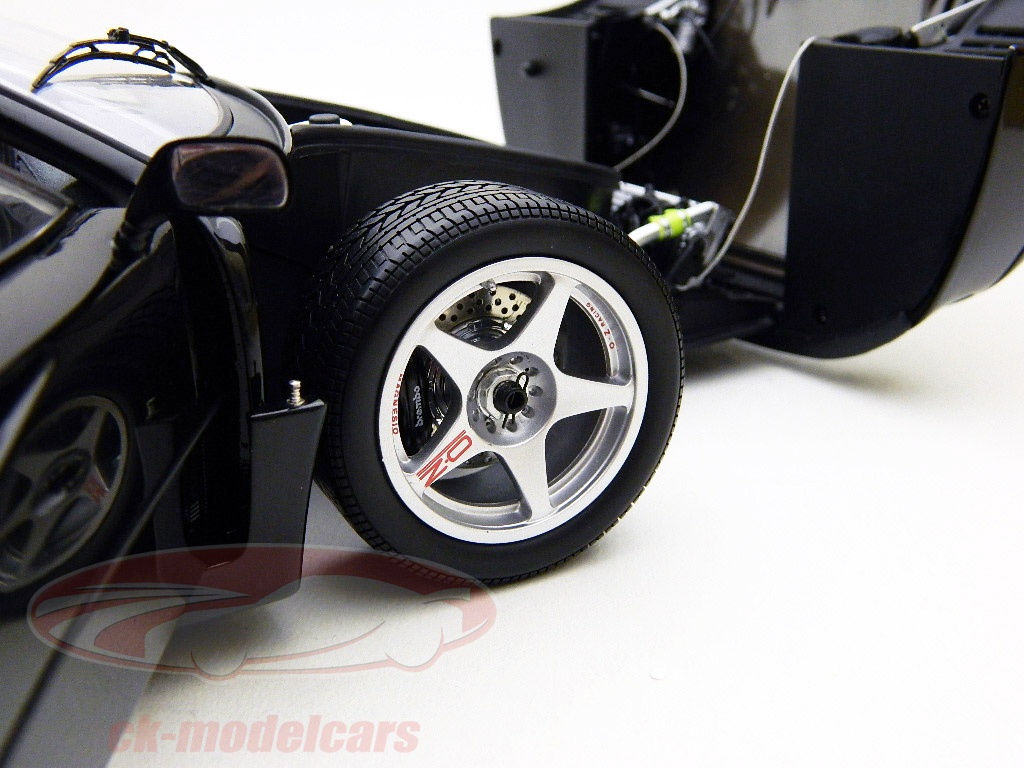 Kyosho 1:12 Ferrari F40 light Weight mit LM Wing Bj. 1990 schwarz ...
