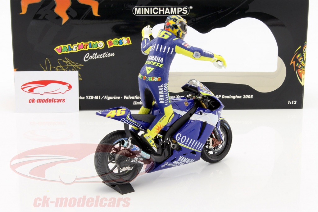 Minichamps 1:12 Valentino Rossi Yamaha YZR-M1 #46 World Champion MotoGP Donington 2005 with ...