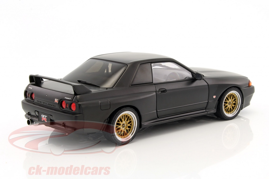 AUTOart 1:18 Nissan Skyline GT-R (R32) Tuned Version frosted black ...