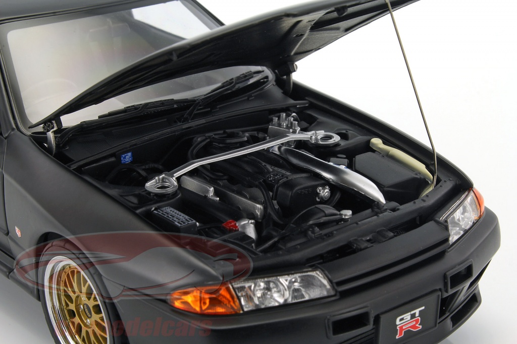 AUTOart 1:18 Nissan Skyline GT-R (R32) Tuned Version frosted black ...