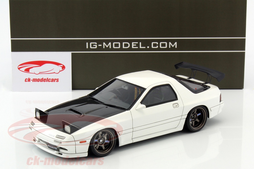 Ignition Model 1:18 Mazda Savanna RX-7 (FC3S) 白 IG1102 モデル 車 IG1102 4573448881020