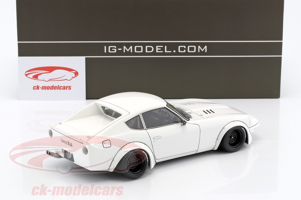 Ignition Model 1:18 LB-Works Nissan Fairlady Z (S30) white IG1100 model car IG1100 4573448881006