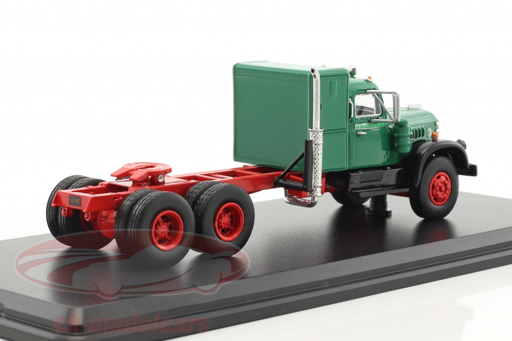 Neo 1:64 Diamond T 921 year 1955 green / red NEO64045 model car ...