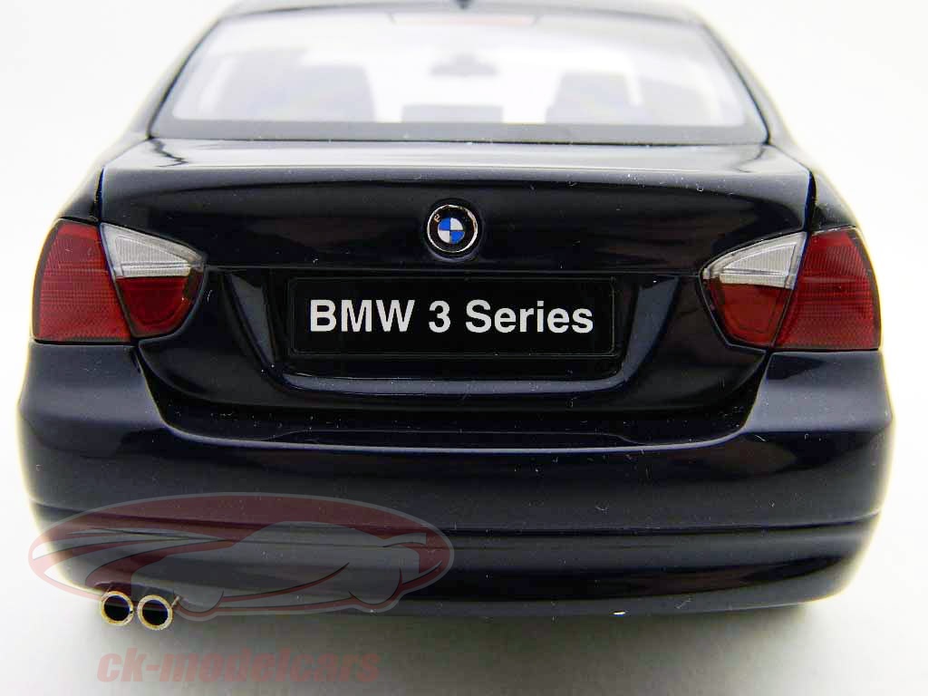 Kyosho 1:18 BMW 330i Sedan (E90) 2006 navy blue 8731NB model car 8731NB 4548565110902