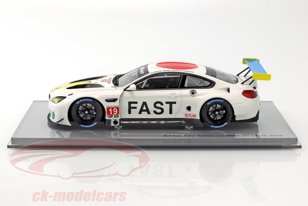 Kyosho 1:18 BMW M6 GTLM #19 Art Car John Baldessari met vitrine ...