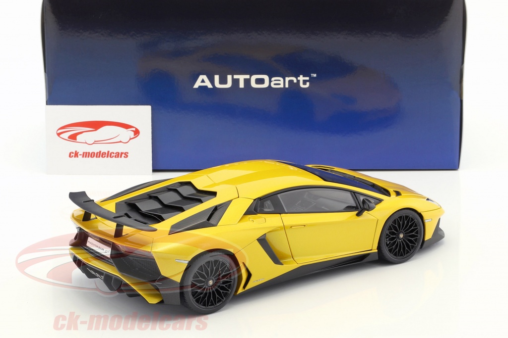 AUTOart 1:18 Lamborghini Aventador LP750-4 SV 築 2015 黄色 74558 モデル 車 ...