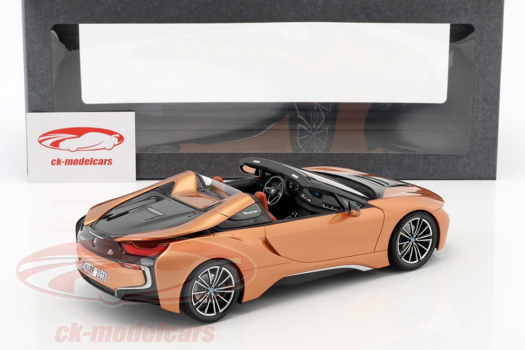 Minichamps 1:18 BMW i8 Roadster Baujahr 2018 kupfer metallic / schwarz ...