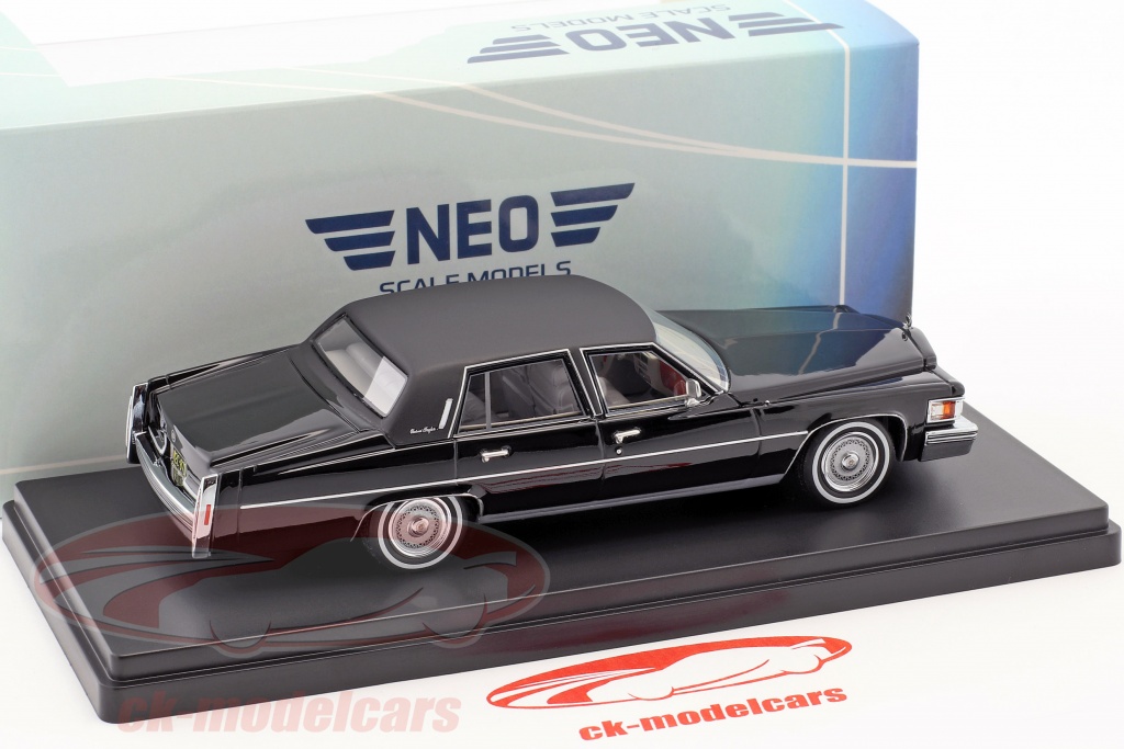 Neo 1:43 Cadillac Fleetwood Brougham year 1978 black NEO47295 model car ...