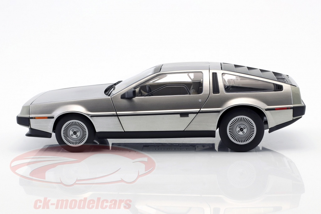 AUTOart 1:18 DeLorean DMC-12 Baujahr 1981 matt silber 79916 Modellauto ...