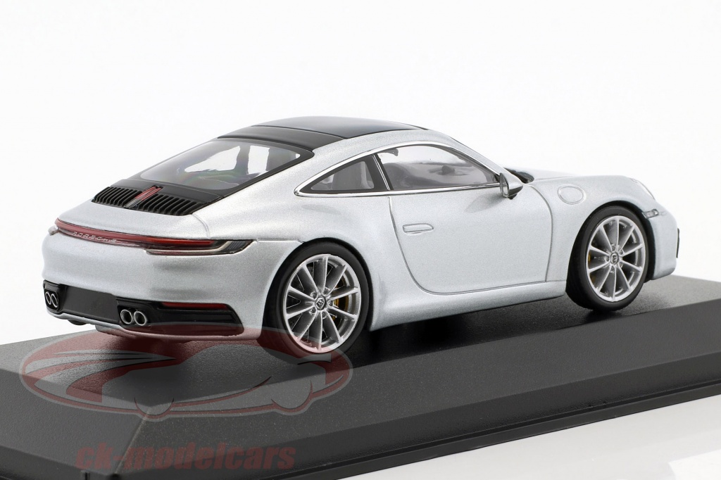 Minichamps 1:43 Porsche 911 (992) C2S Coupe Baujahr 2019 dolomitsilber ...