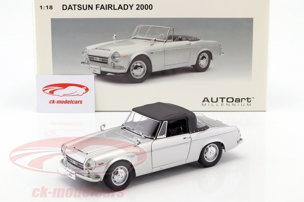 AUTOart 1:18 Datsun Fairlady 2000 (SR311) Baujahr 1967 silber 77432 Modellauto 77432 674110774320