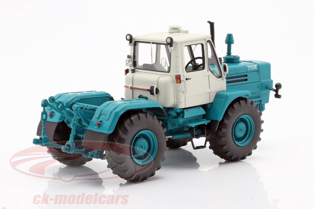 Schuco 1:32 Charkow T-150K トラクター 青 450907700 モデル 車 450907700 ...