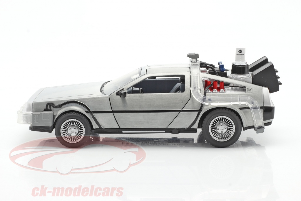 Jadatoys 1:24 DeLorean Time Machine Flying Wheel Version Back to the ...