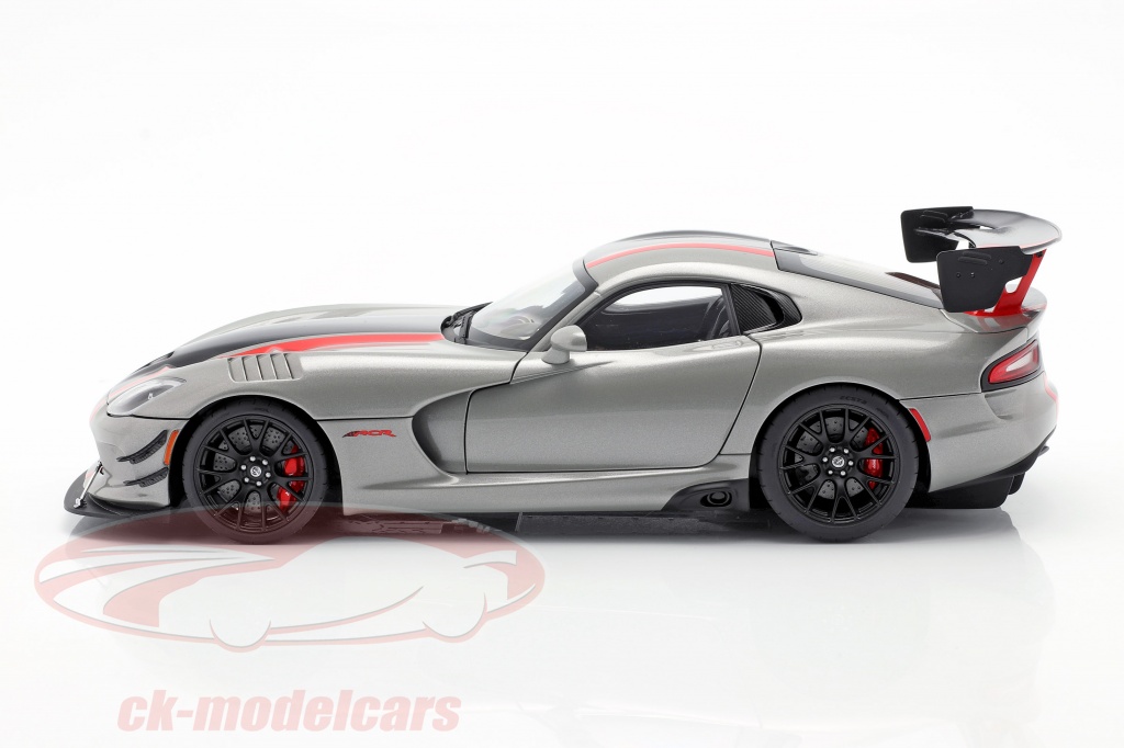 AUTOart 1:18 Dodge Viper ACR year 2017 billet silver metallic / black ...